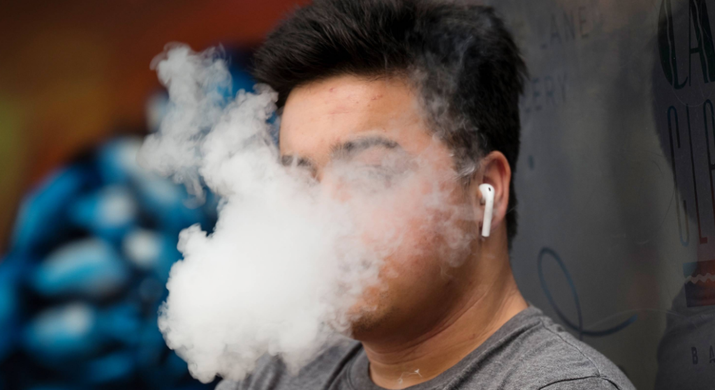 Vaping And Your Lungs Understanding The Respiratory Effects And Health Risks Dosvape