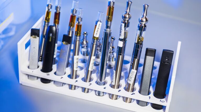 Who Invented Vaping? E-Cigarettes History and Impact - DosVape