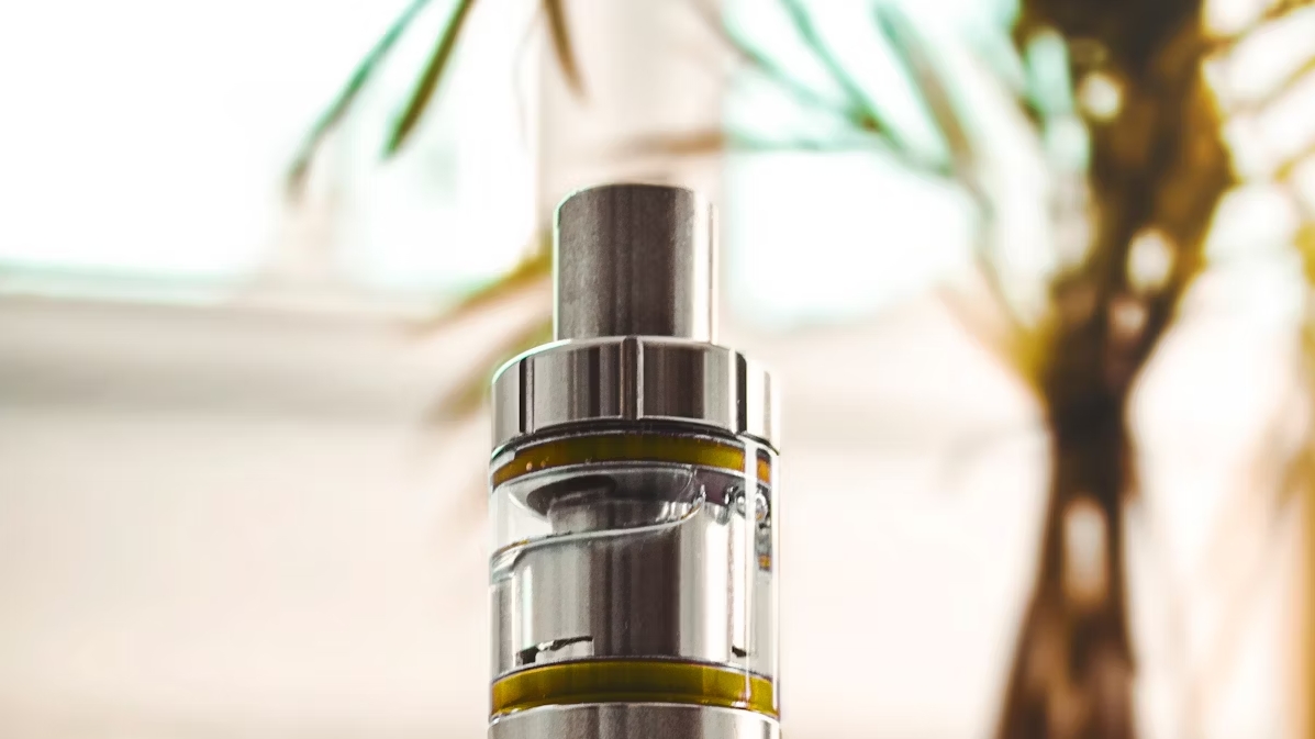 Who Invented Vaping? E-Cigarettes History and Impact - DosVape